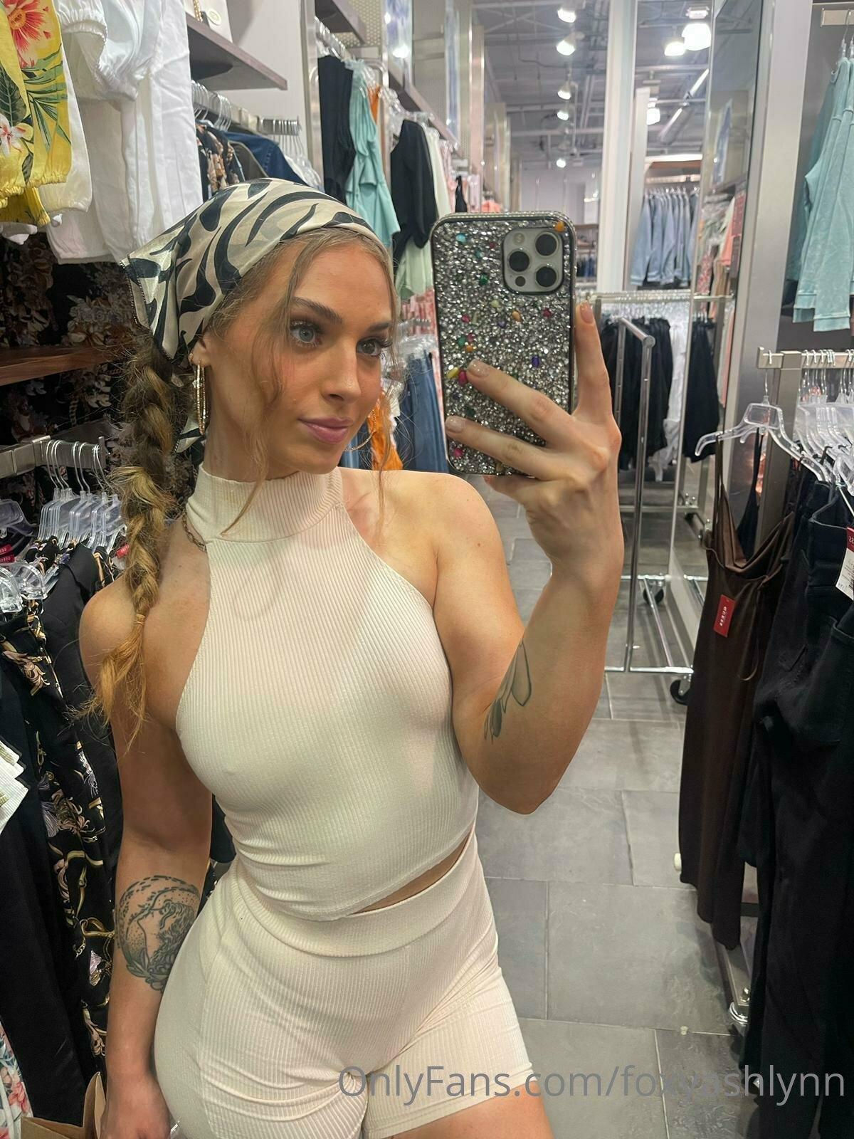 fotos filtradas desnudas de foxyashlynn en OnlyFans 7
