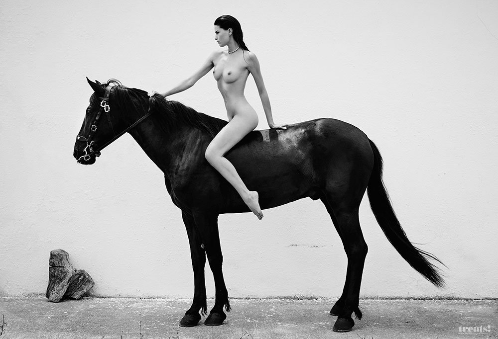 Pauline Moulettes Nude 6